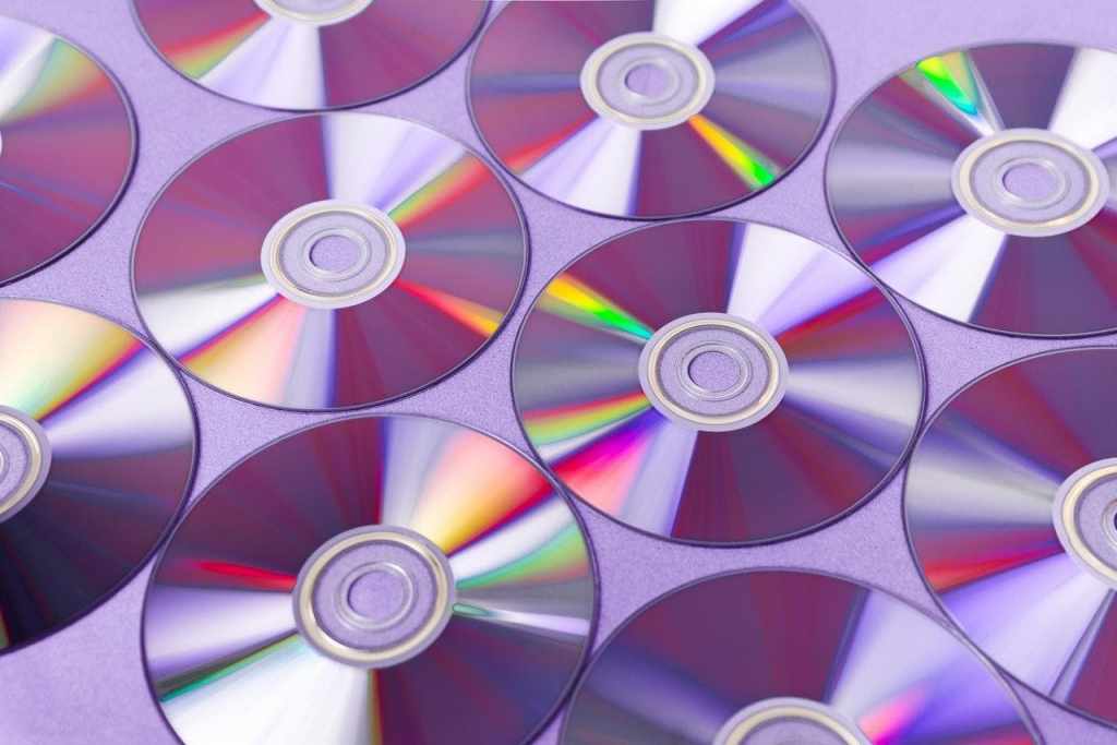 Discs A Brief Guide To Blu Ray And The Different Kinds Of Format Discs A Brief Guide To Blu Ray And The Different Kinds Of Format